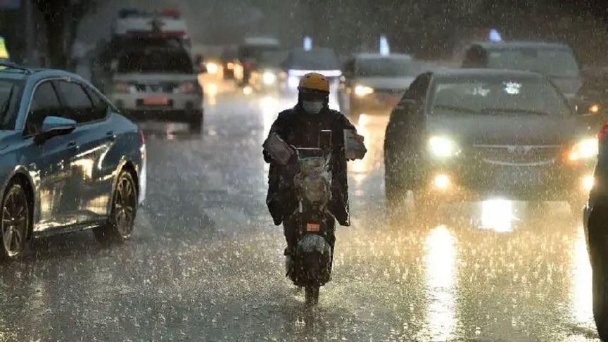 台风“马鞍”致雨量上升,海南海口暴雨预警升级为红色