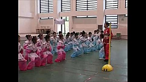 新人教版小学体育与健康1-2年级水平一 武术2.基本步型与基本腿法-...