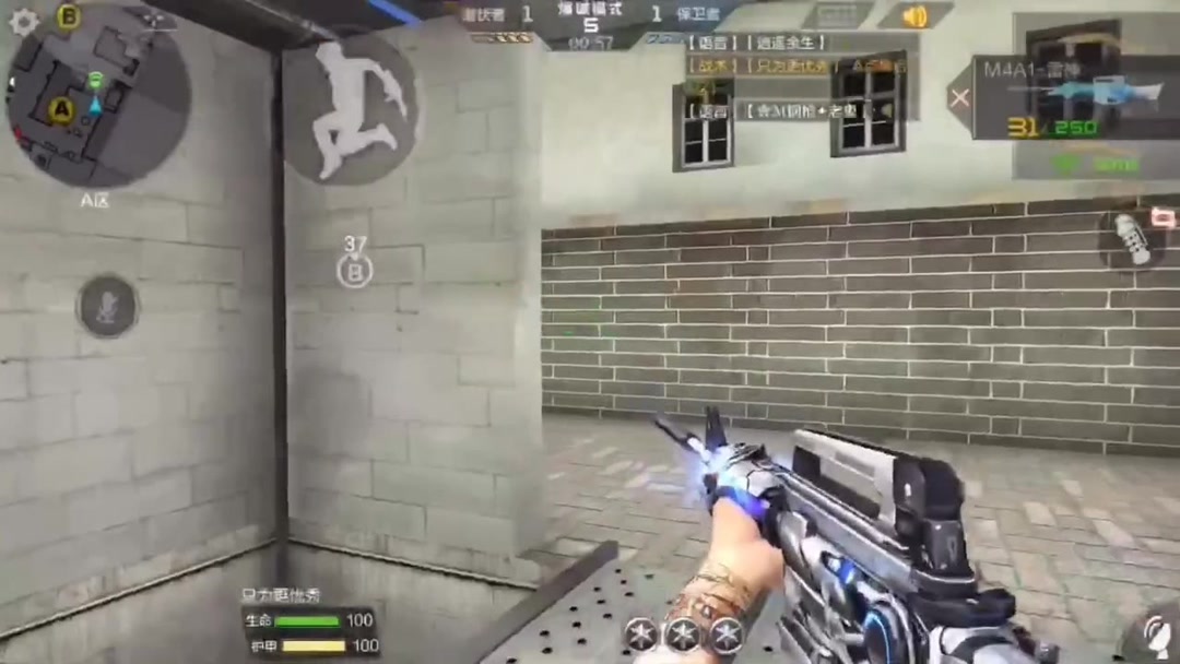 穿越火线:窗口跳出三个敌人,能灭掉两个再倒地很不错了