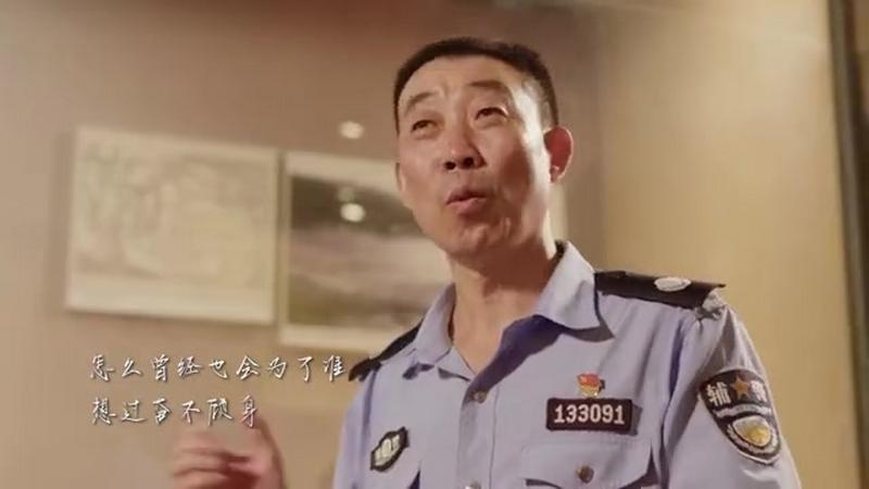 ...默默坚守在岗位上奉献自己的青春。他们可能出现在户政中心、他们...