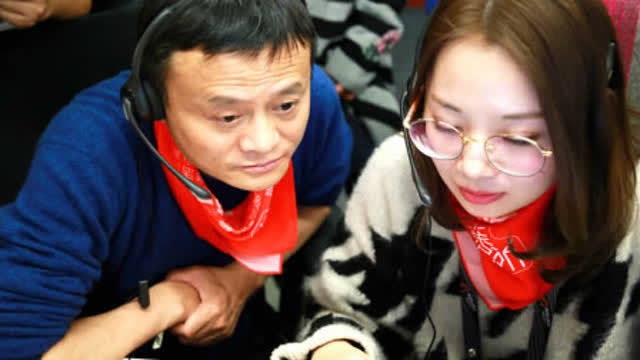 淘宝客户"为难"客服:叫马云来,马云接起电话,还真说了!