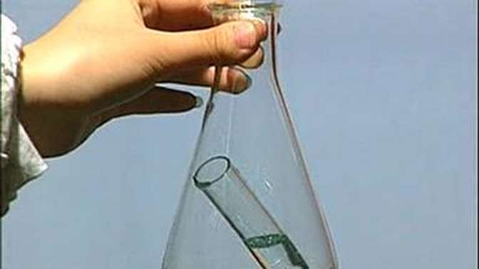 初中化学演示实验,氢氧化钠溶液和硫酸铜溶液反应前后