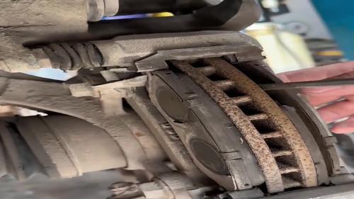 更换刹车片的小技巧