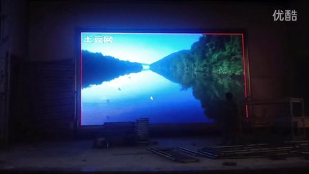 能开门的LED显示屏