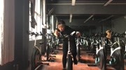 动感单车。简单基础动作。一起来减肥