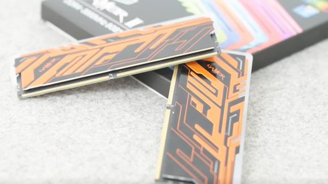 内存价格降温,高频又带灯的影驰DDR4玩游戏到底有多酷爽?