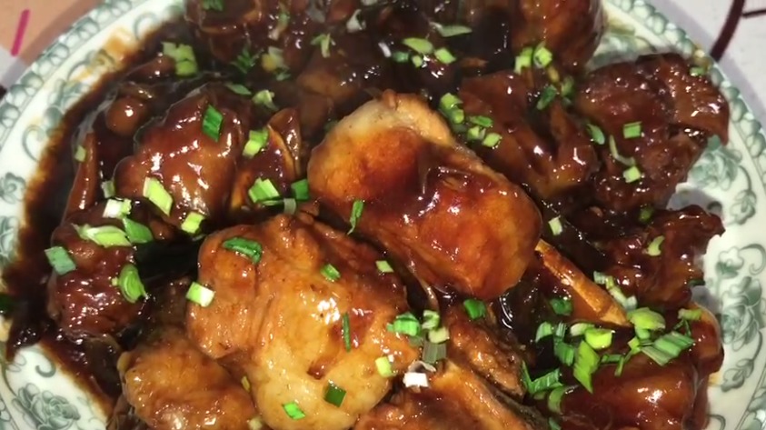 红烧排骨这样做好吃入味,超简单的家常做法,厨房新手也能学会