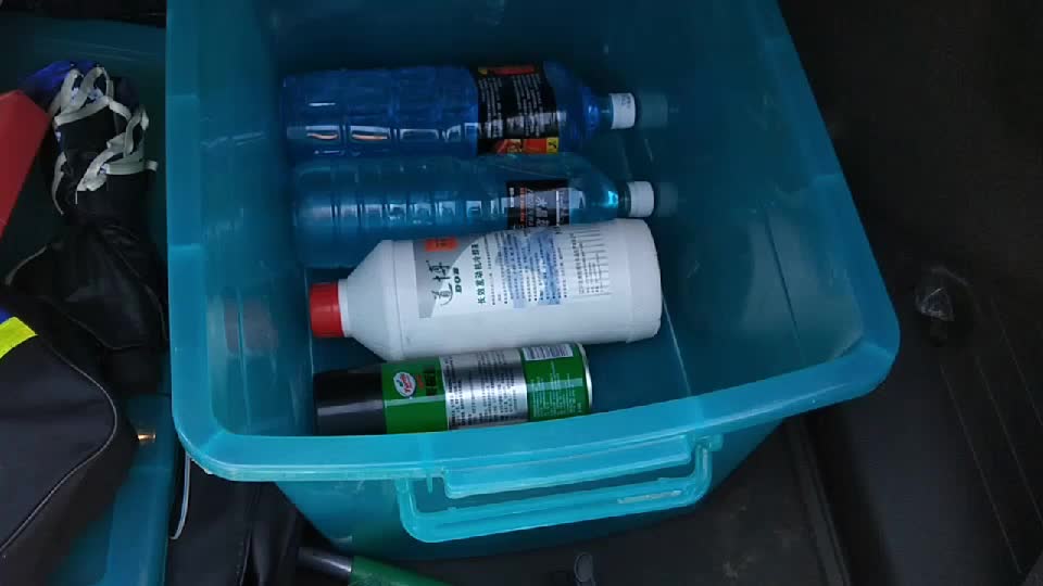卡罗拉有些物品是必备的像玻璃水!冷却液添加剂【来自懂车帝车友圈】