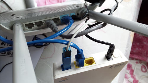 光猫一般只有一根网线,为何光纤收发器要用两根?今天算长见识了