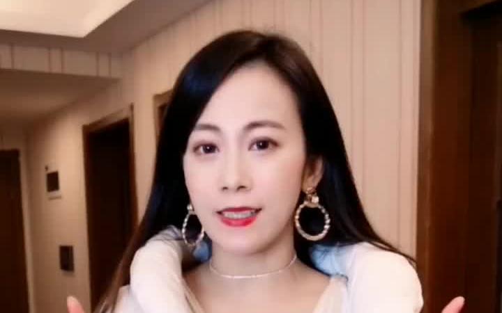 【羽绒服不能机洗!】 羽绒服你知道怎么洗吗?学会这一招,脏污都不怕!...