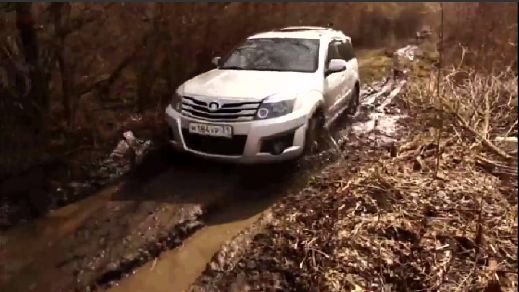 长城SUV在国外就是这么霸气,再烂的路都能过!