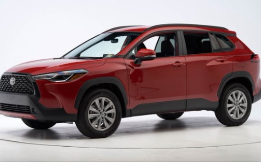 2022 丰田 卡罗拉 锐放 正面25%偏置刚性壁障碰撞测试(驾驶侧) iihs