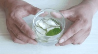 吃完的桔子皮不要扔, 加点食盐泡水喝作用太大了, 学到就是赚到
