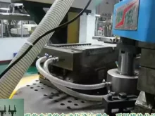 丰铁API全自动插销注塑机现场生产产品