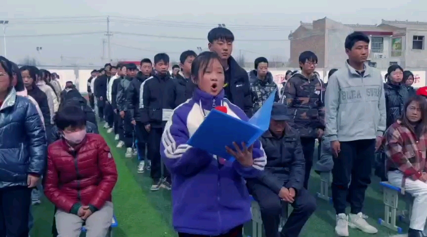 我的第一届学生马上要毕业啦 希望如你们所说 决战中考 实现自己的...