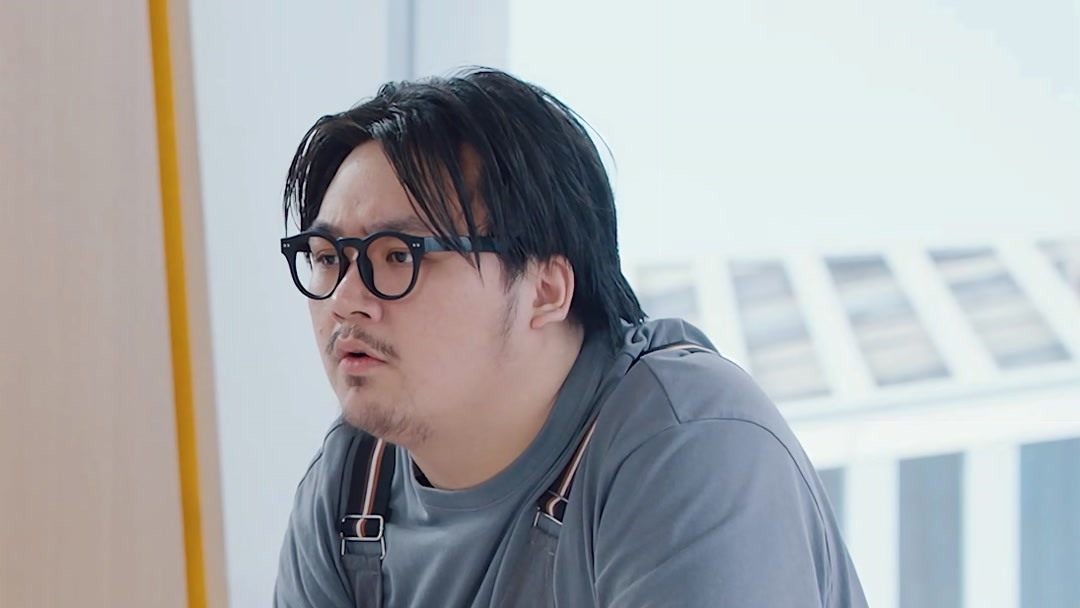 《破事精英》在公司说家乡话是什么下场