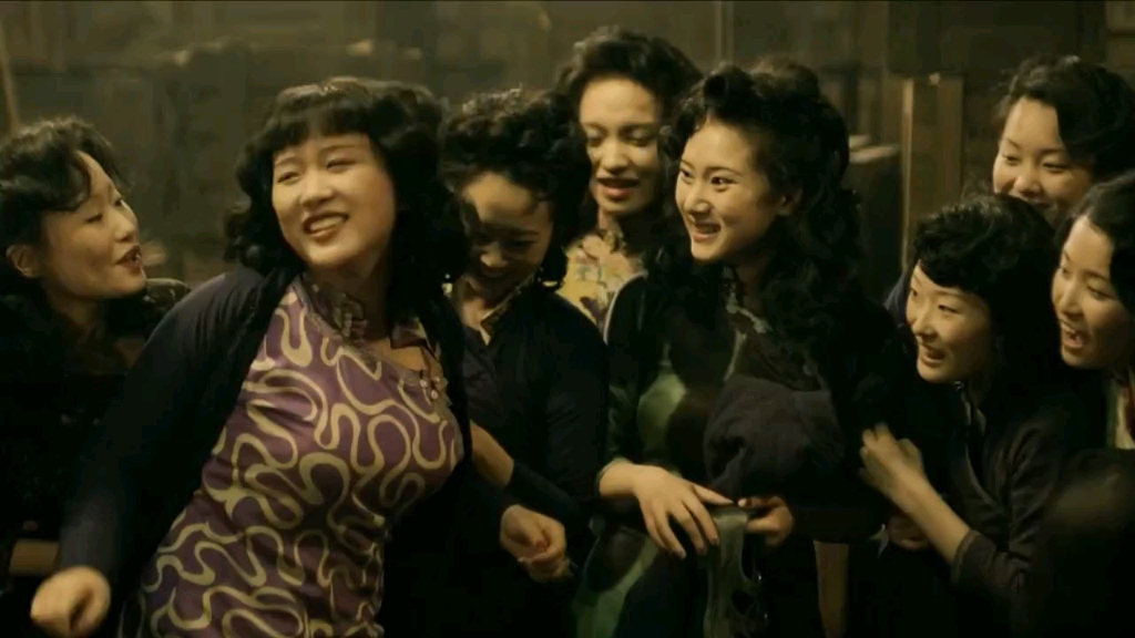 为什么不能原谅日本人,肆意凌辱女大学生,风尘女无奈走向不归路