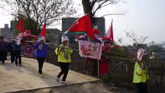 云南少数民族传统文化祭竜节接龙的路上