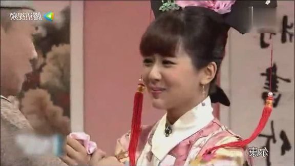 杨紫即兴《还珠格格》:紫薇和小燕子在皇宫做微商,脑洞好大