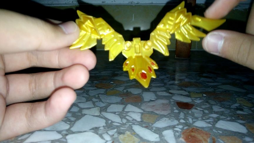 SD敢达三国传(下),刘备的黄金飞翼。