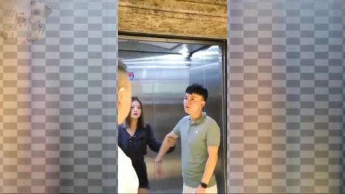 电梯门开的那一刻,男友感觉受到挑衅,结局尴尬了!