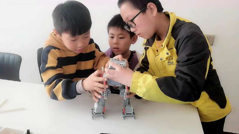 少儿编程-现在孩子们都在学习的可编程机器人