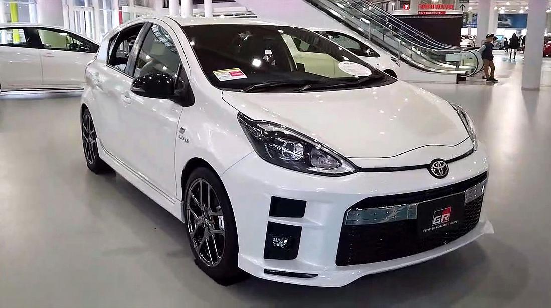 车型鉴赏,实拍丰田混动两厢车AQUA,感觉如何?