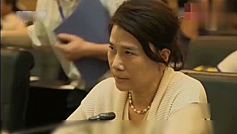 公司高管要求拿出百分30利润分给员工, 看董明珠如何应对, 够霸气