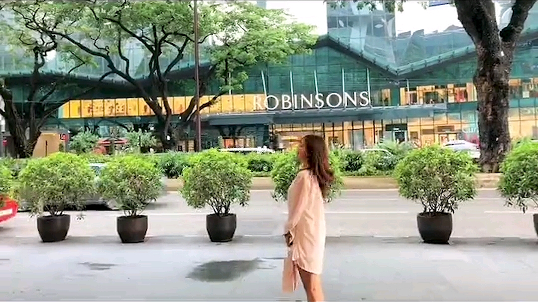 好的爱情让你看见世界 坏的爱情让你舍弃世界 你遇到那个让你变的...