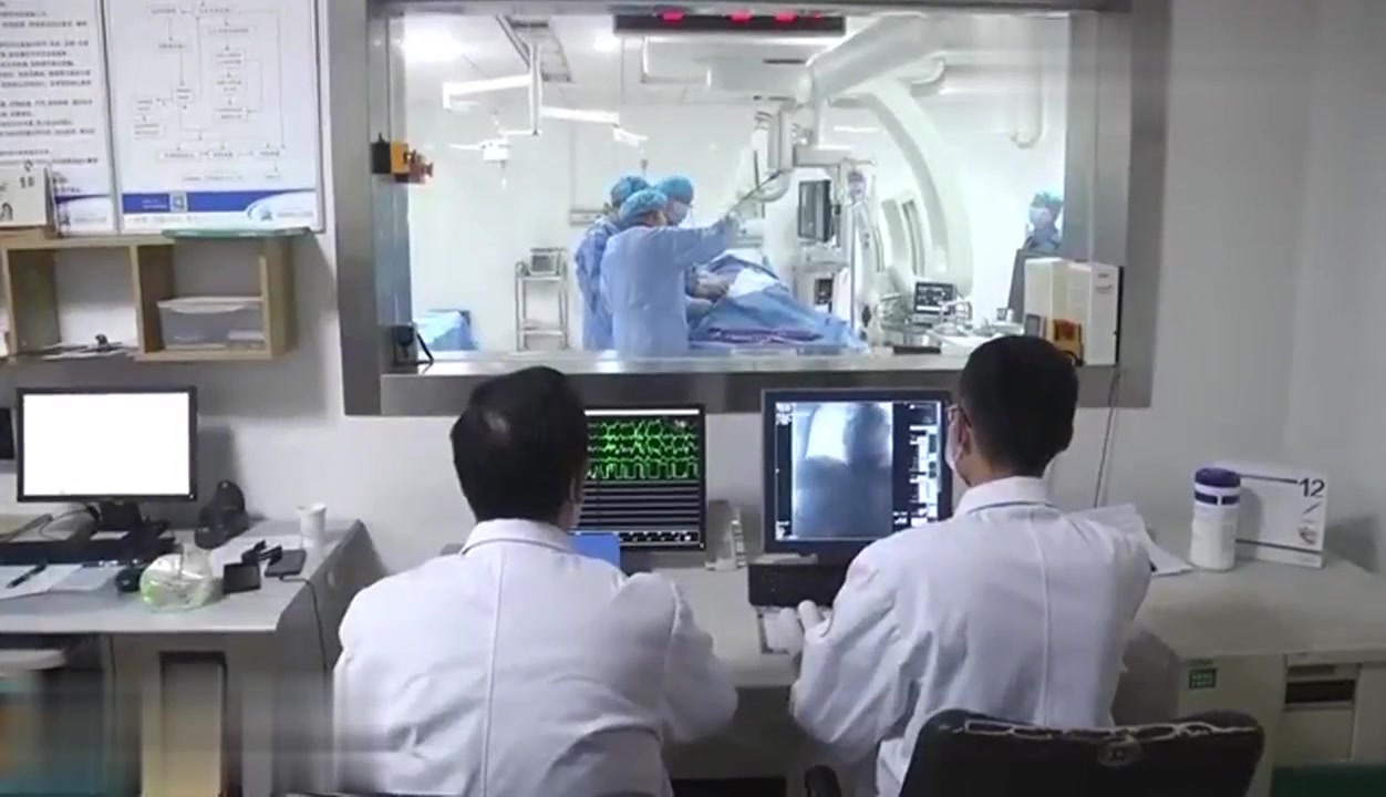 .为九旬老太生命续航连云港二院完成该市首例无导线起搏器.