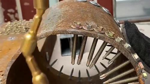 牛人发明的打孔神器,果然很省力