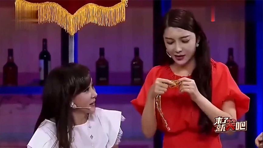 小品:长腿美女相亲会,杨树林疯狂显摆自己才华,笑得前仰后合