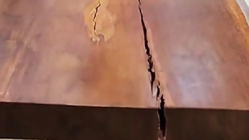 学会教授傅不轻易展示的板桌裂缝修复方式,保证让你看到就是赚到