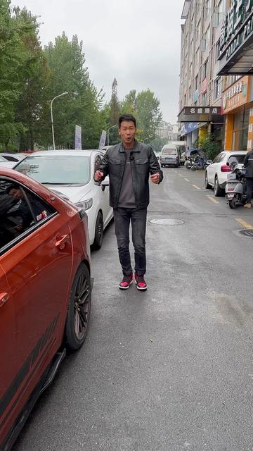 历经千辛万苦,终于让我找到了哇塞的车在拍摄支架稳定器!