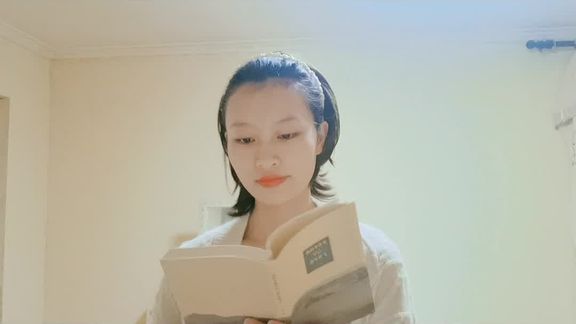 你离我究竟有多远啊?脚说:三千里。燕子说:一个春天#肆拾肆