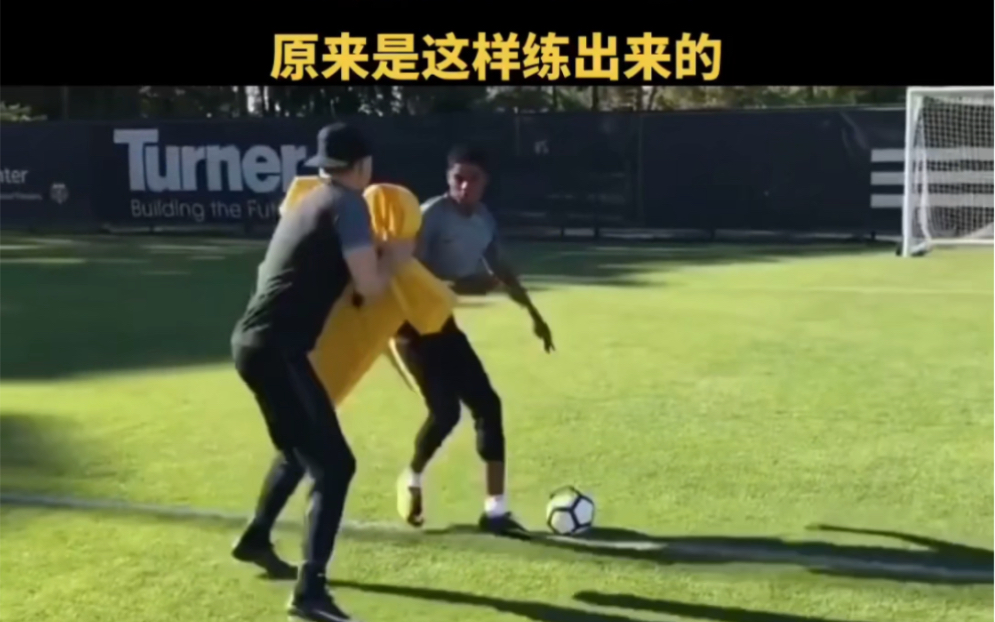 拉什福德本赛季各种身体对抗后破门,原来是这样练出来的