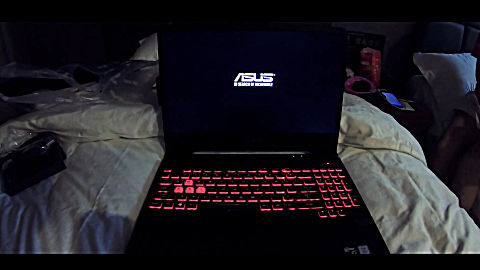 暑假vlog-我去华强北买了台华硕最新的飞行堡垒7