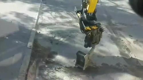 有了它,你就是工作效率最高的挖掘机,挖机360度液压快换