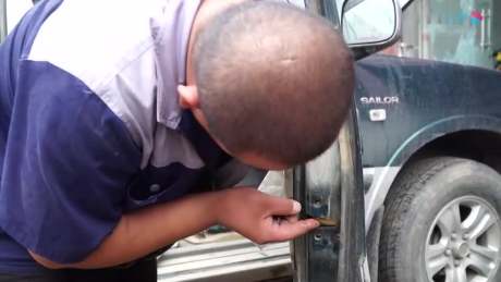 教你更换车辆车门锁教程,手法简单好好操作,车辆安全不要疏忽