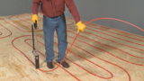 50岁大叔发明“铺地暖”神器,1小时铺设100平方,效率提升3倍