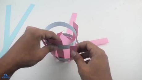 DIY纸工艺:如何用彩纸编制漂亮的纸篓,女孩子都喜欢