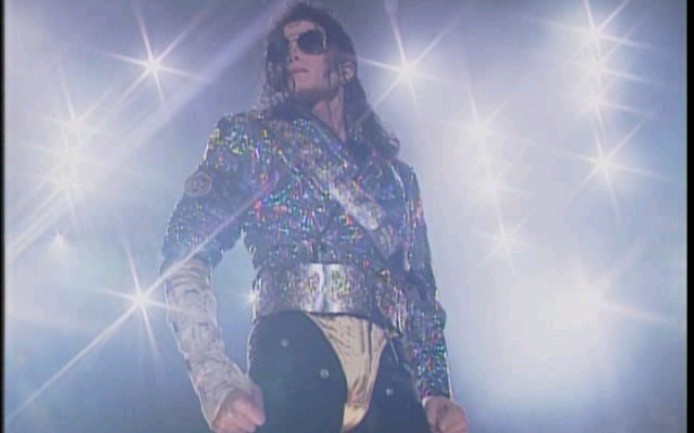 Michael Jackson1992年布加勒斯特演唱会。7万2000观众,晕倒5000多...