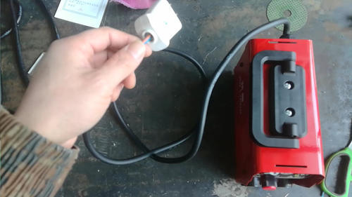 二百六十八在网上买了一台迷你小焊机!大家看看效果怎么样?