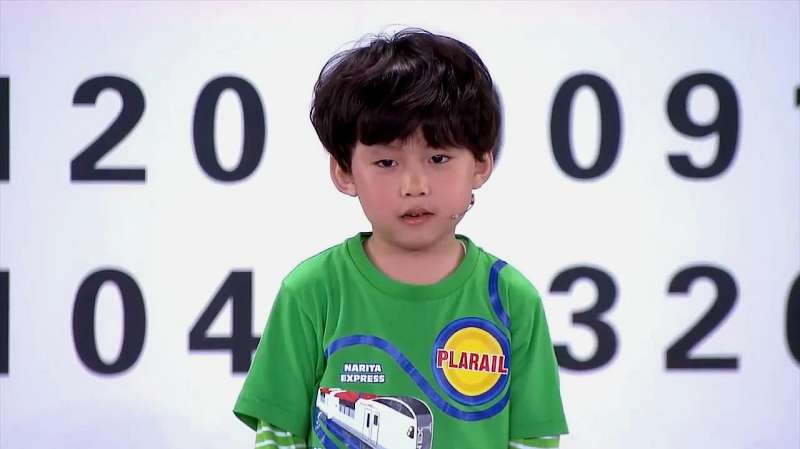 5岁神童背诵圆周率,能背到六百位,天才的世界我们不懂