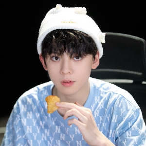 一口十八个左饺子 