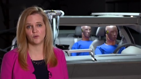 前部撞击测试 诠释系安全带的重要性