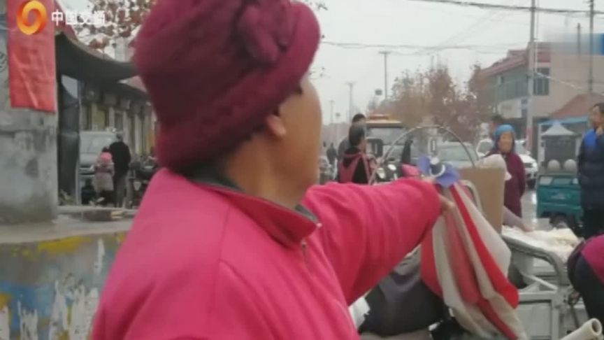 山东一司机酒驾逆行致人死亡,接受询问时情绪激动的砸了摄像机!