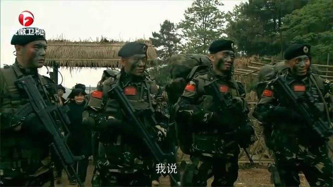 特种兵们进行缉毒行动,来到平民的寨子中,却闻到鸦片的味道