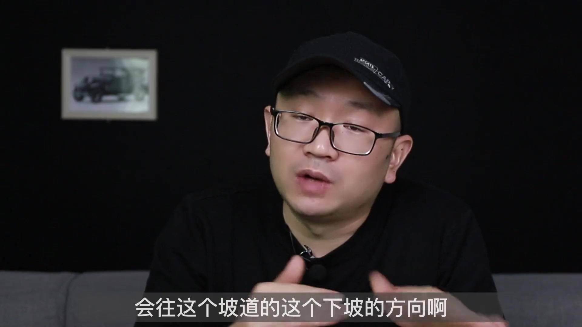 自动挡停车标准步骤:先拉手刹还是先挂挡?一次性了解清楚