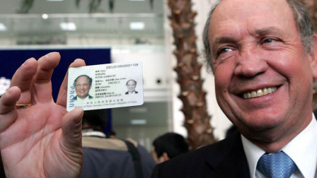 为何外国人觉得中国的绿卡要更珍贵?原因很现实